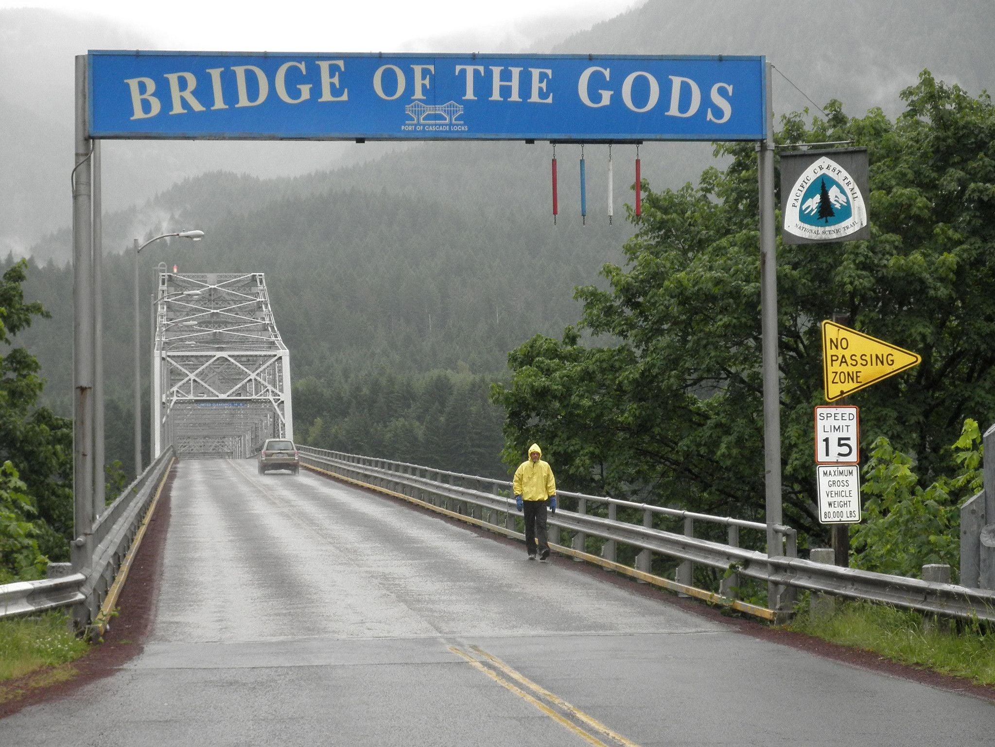 Hike the Bridge of the Gods on the Pacific Crest Trail