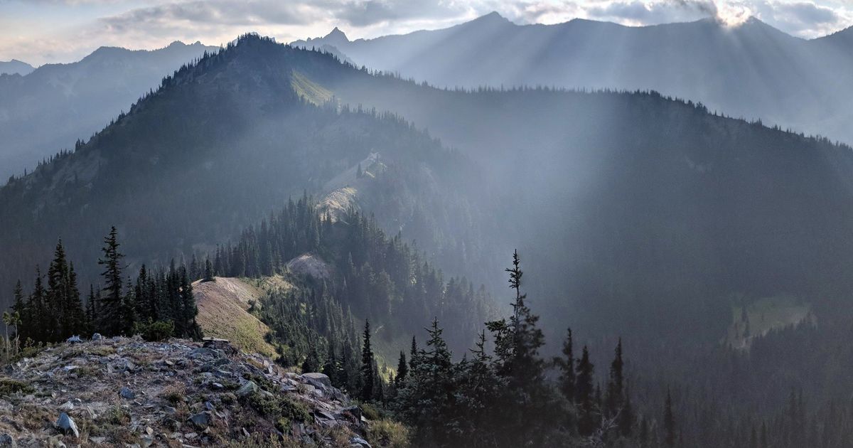 Crystal Basin to Crown Point loop day hike description